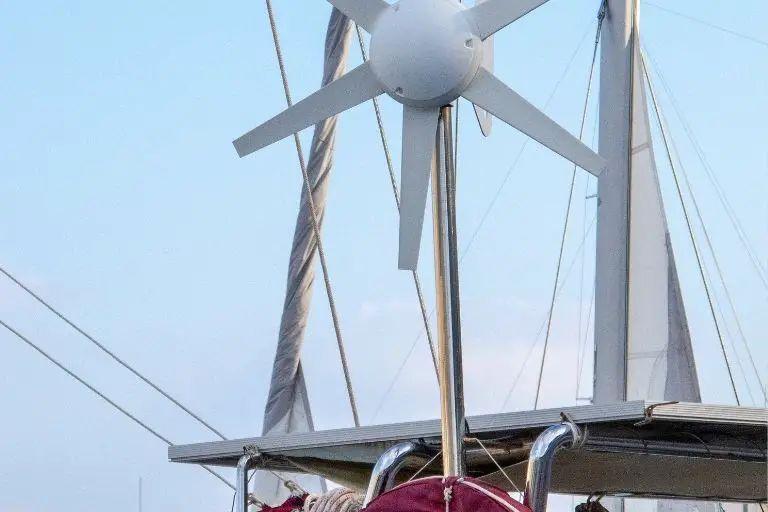 Choosing a Wind Generator for a Sailboat - Complete GUIDE