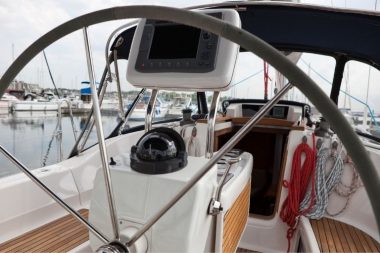 What are the Best Single-Handed Sailboats and Catamarans?