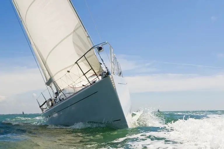 What is the Average Speed of a Sailboat? ANSWERED: Measurement, Hulls ...