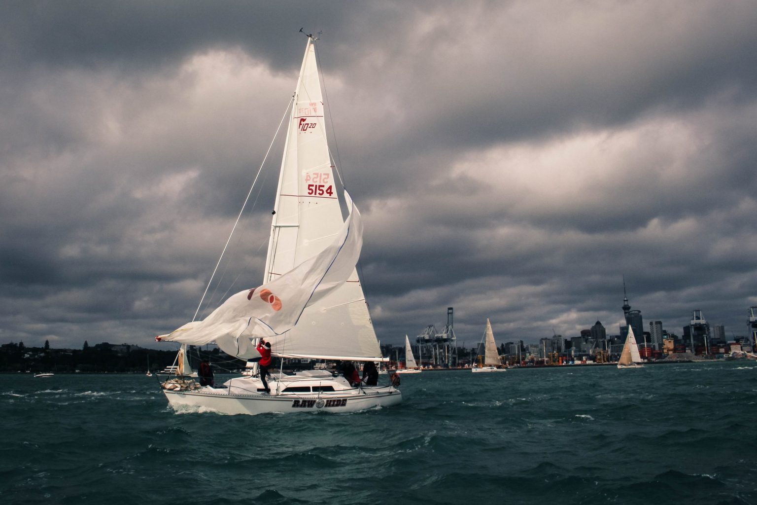The Perfect Wind Speed for Sailing - How Much Wind Do You Really Need ...