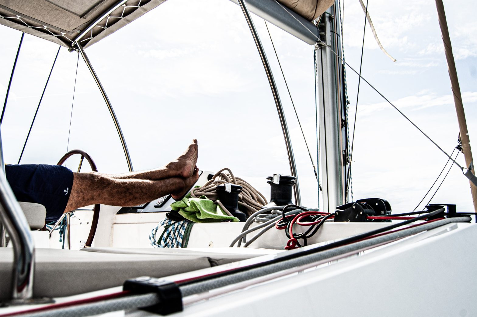 9 Best Liveaboard Catamaran: Sail Away and Explore the World in Style!