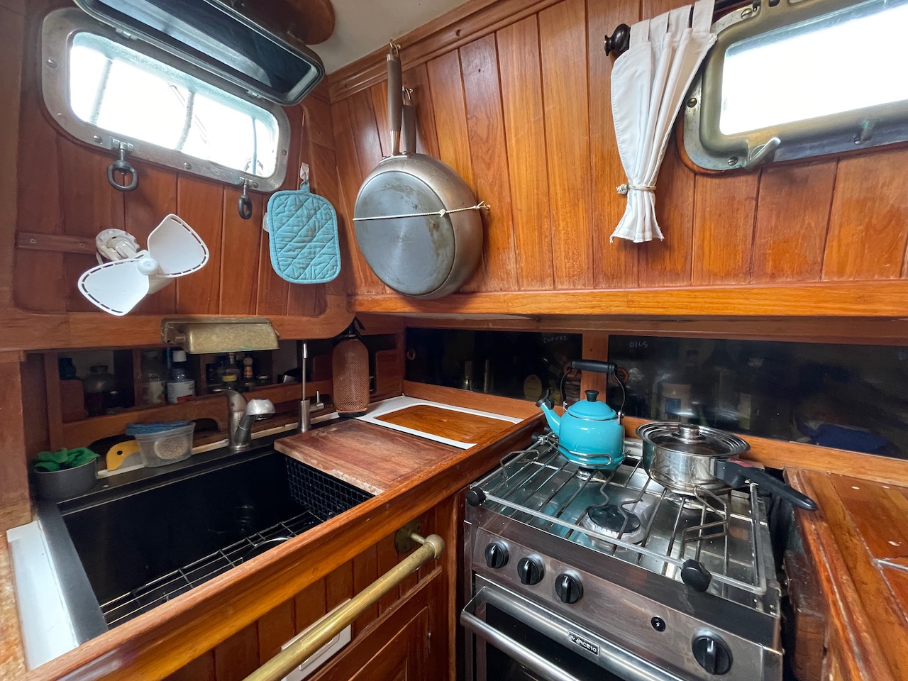 8 Practical Boat Storage Compartment Ideas and Tips