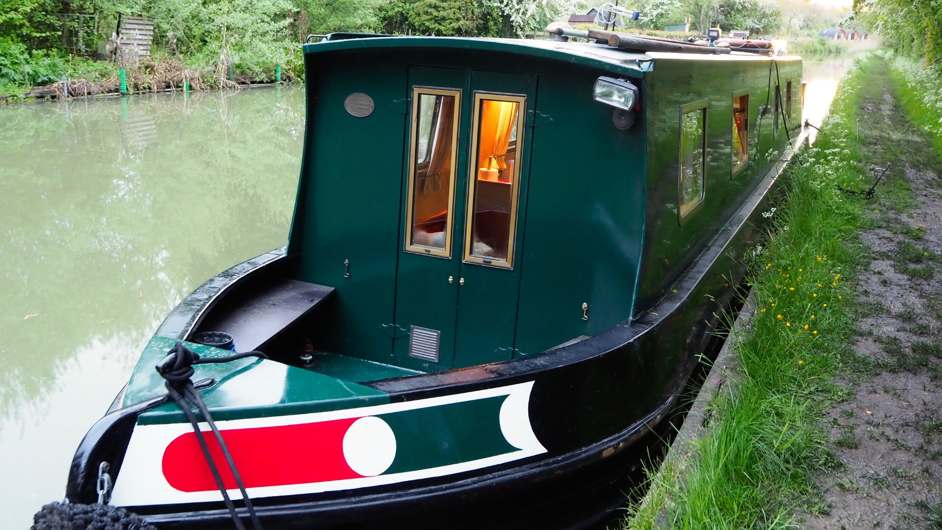 Living on a Narrowboat — Important Things to Know