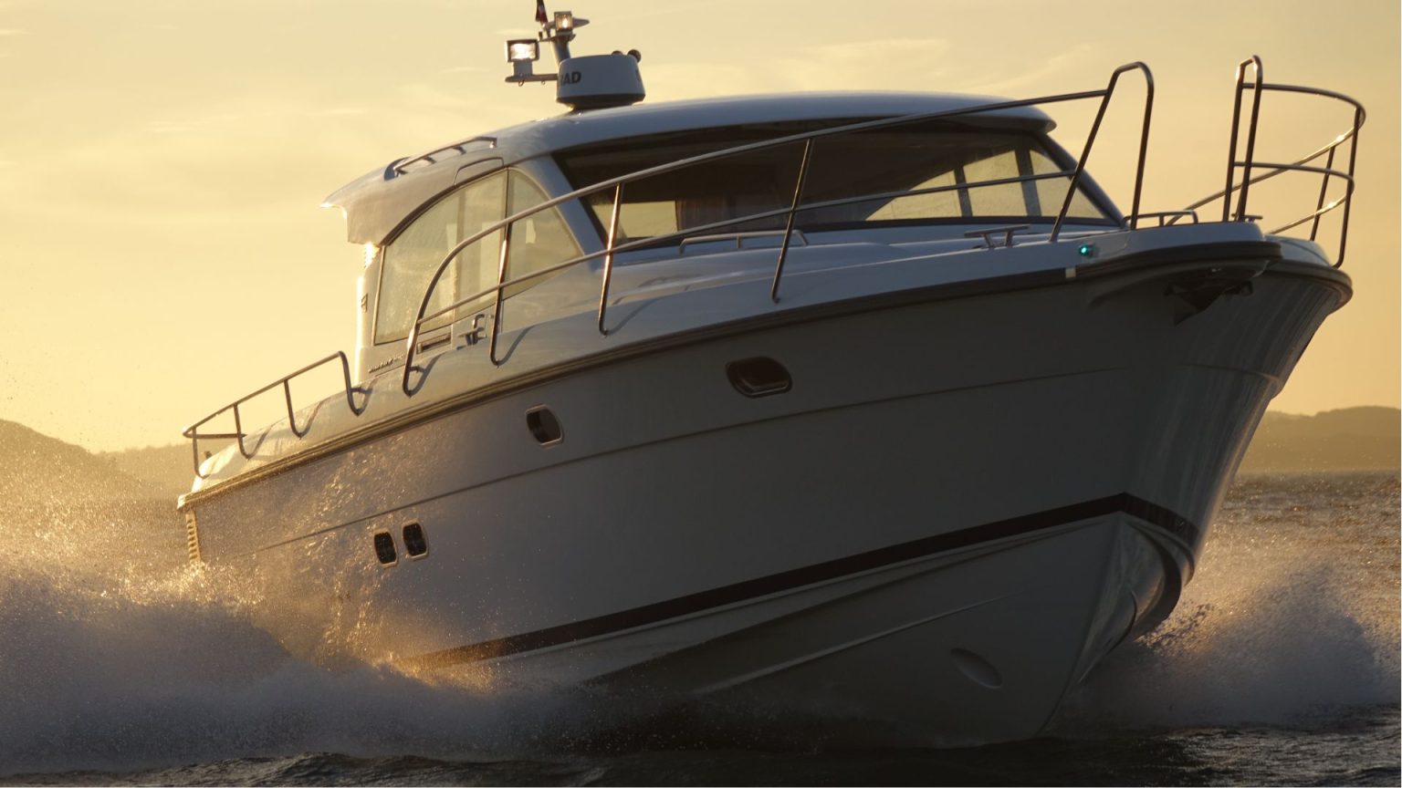 The 12 Best Liveaboard Boats Under 30 Feet For Comfortable Water Living